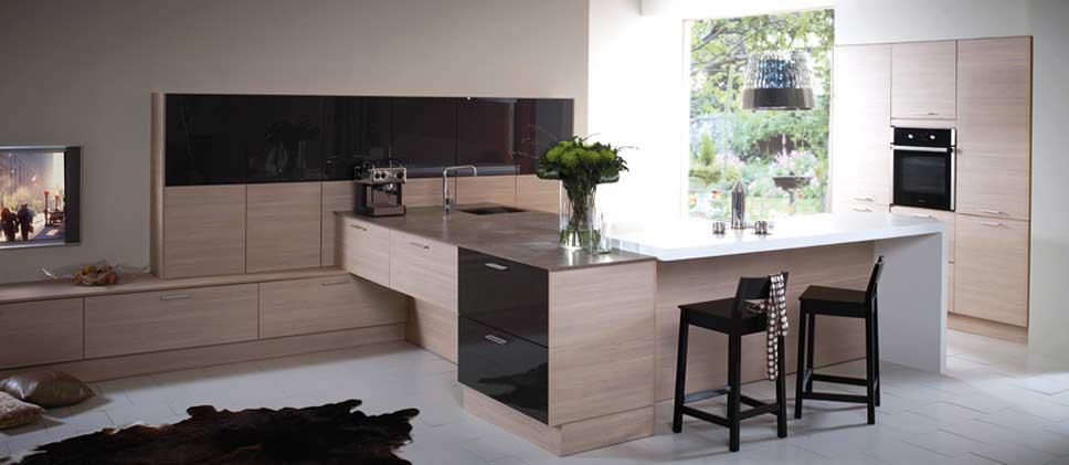 Kitchen Design Tips For Small Kitchens from Bon Accord Glass